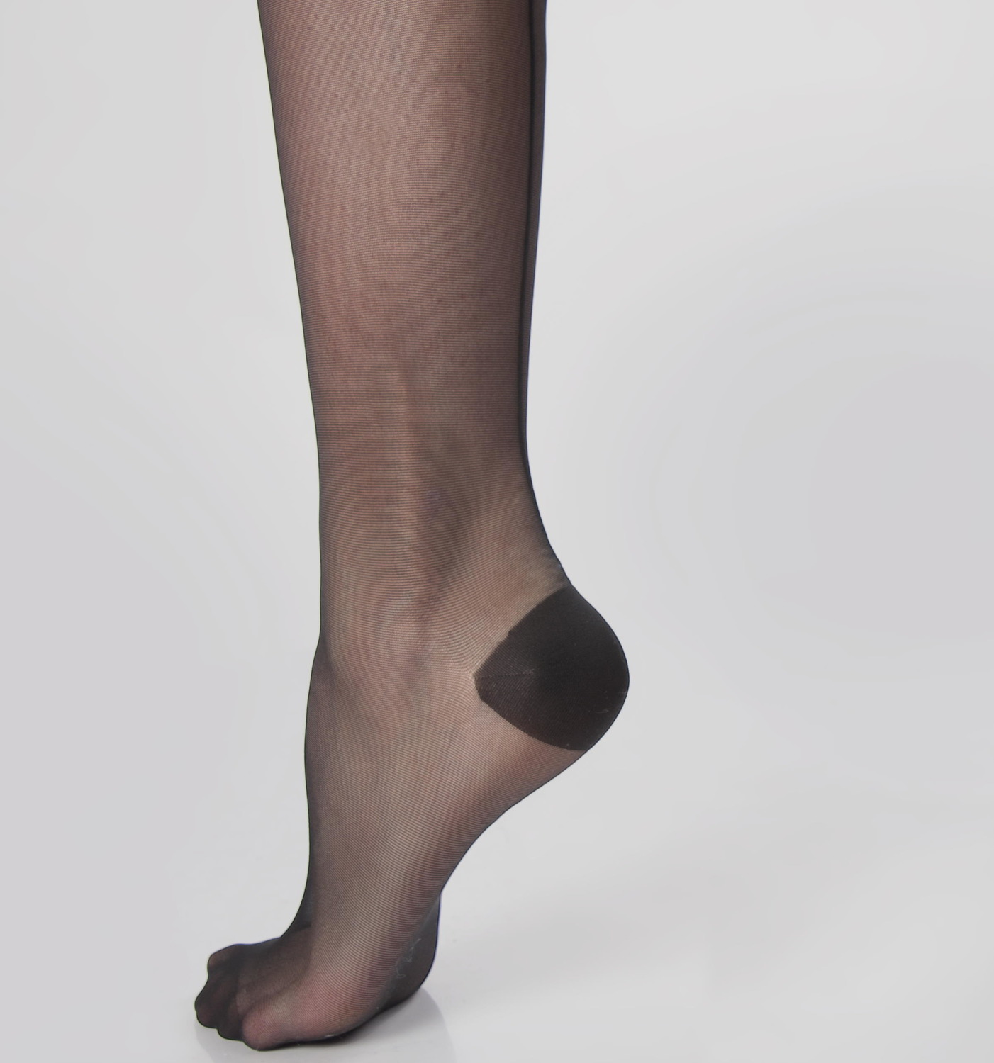 Wooti Classic GARTER BELT Stockings with Back Seam DIAVOLA (Hoseiree.com)